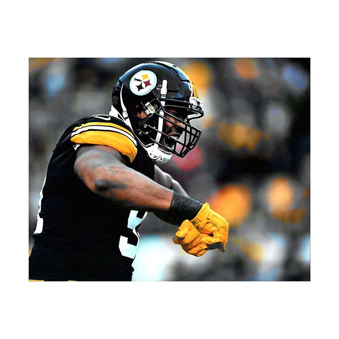Stephon Tuitt Flexing Unsigned 8x10 Photo — TSEShop